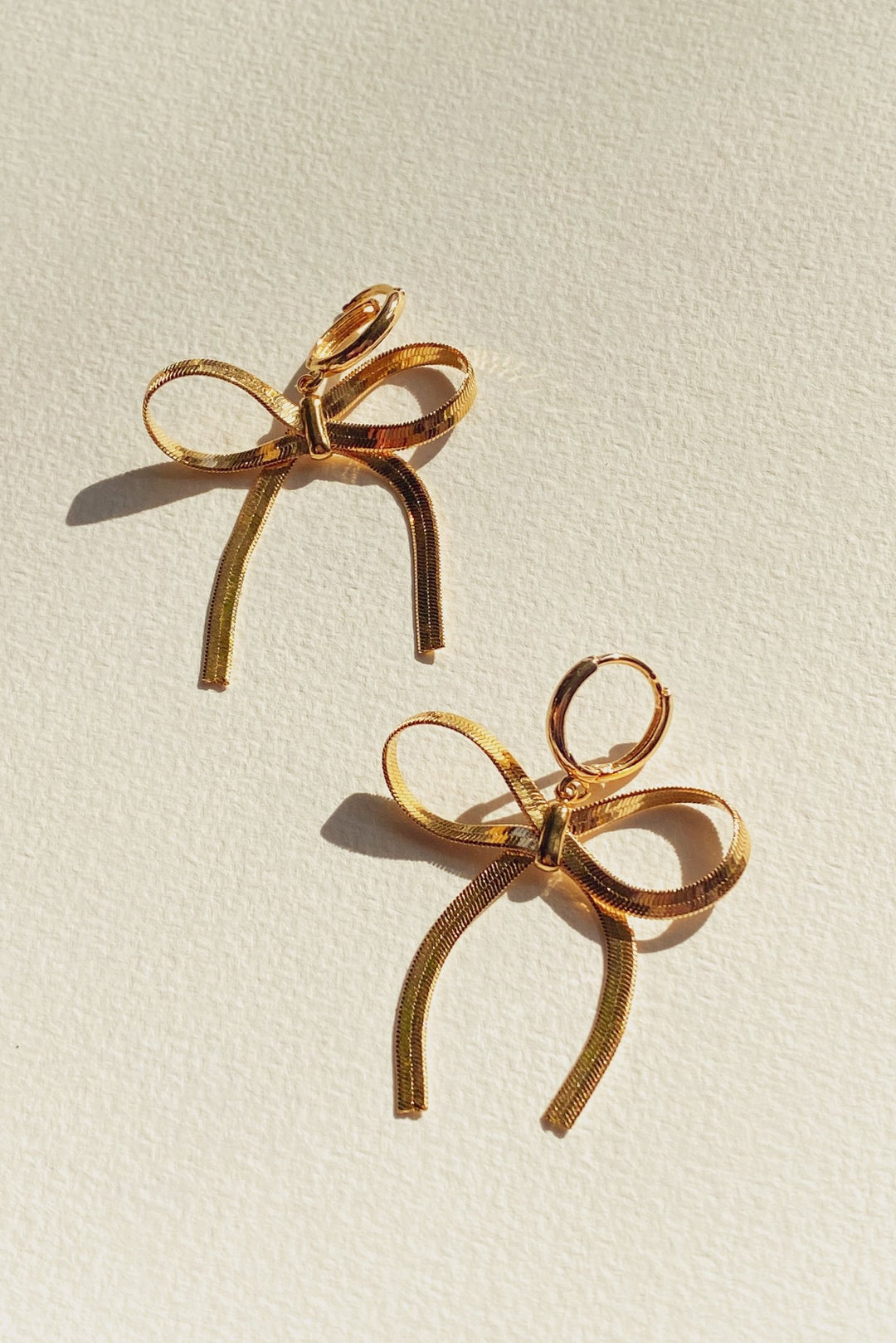 Bow Mini Hoop Earrings – Gold Plated Party Jewellery – blóma!